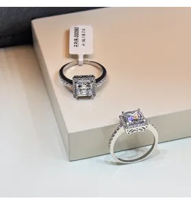 925 Sterling Silver Ring with Swarovski Zircon